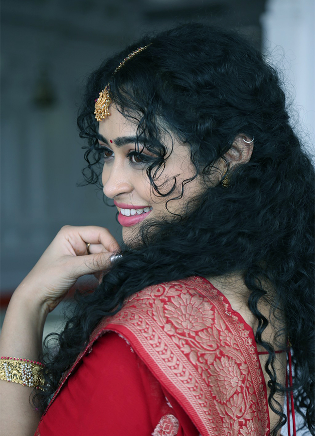 రెడ్ చీరలో RGV గర్ల్ అప్సర రాణి హాట్ ట్రీట్ (ఫొటోలు) | Actress Apsara Rani Hot Photoshoot Stills ...